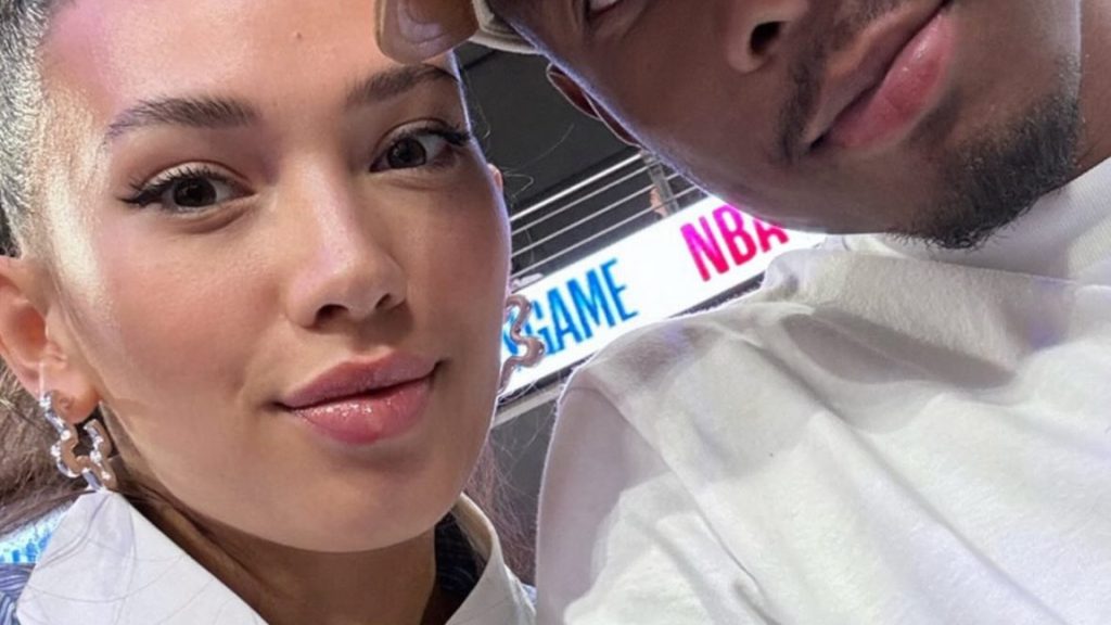 Shalimar Heppner und David Alaba feuern Real Madrids Basketballer an