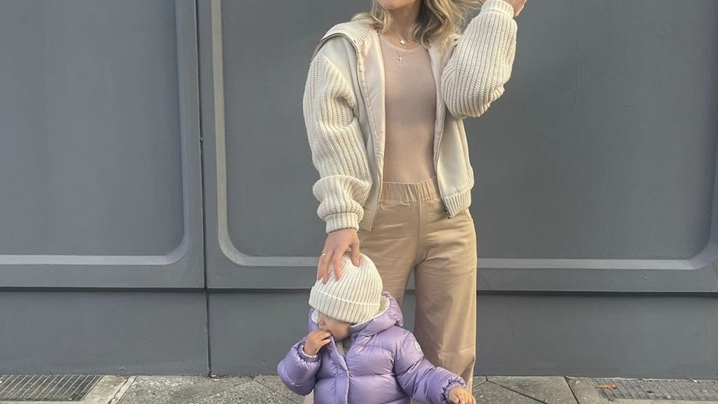 Evelyn Selke und Tochter Aiyana überraschen Davie Selke im Krankenhaus