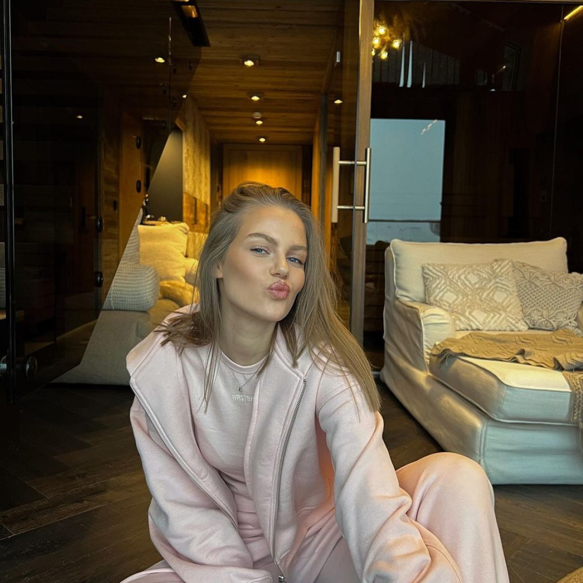 Laura Schmitt spricht über die Beziehung zu Dani Olmo